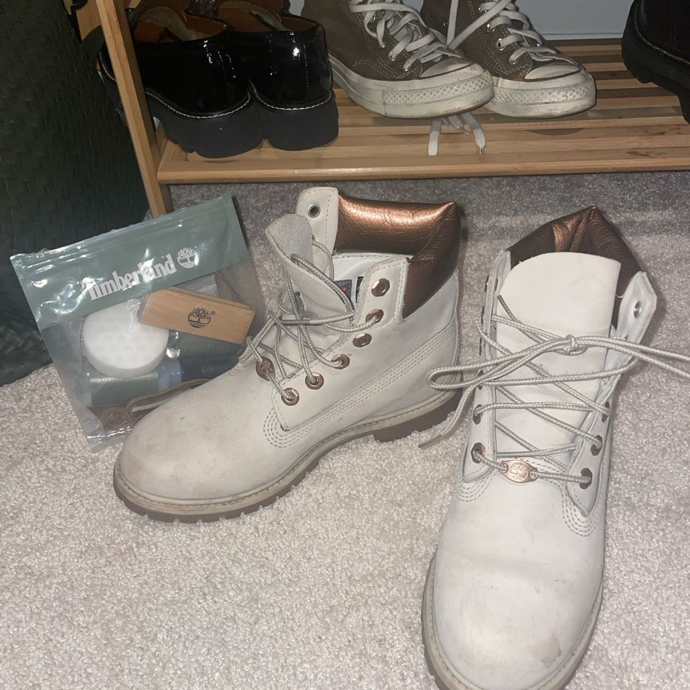 Women’s Timberlands With Care Kit - Gem
